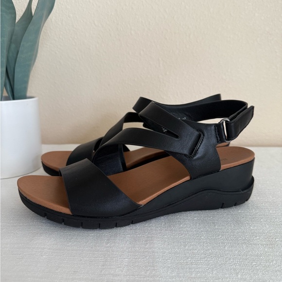 BareTraps | Shoes | Baretraps Caley Black Strappy Wedge Sandals | Poshmark